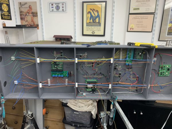LAYOUT UPDATE: Track bus & droppers installed – BNSF Chicago Sub in N Scale