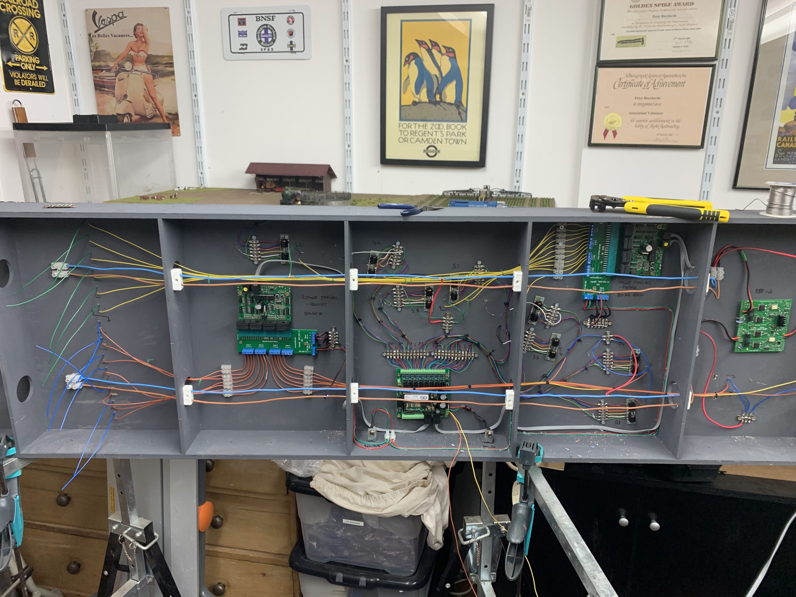 LAYOUT UPDATE: Track bus & droppers installed – BNSF Chicago Sub in N Scale